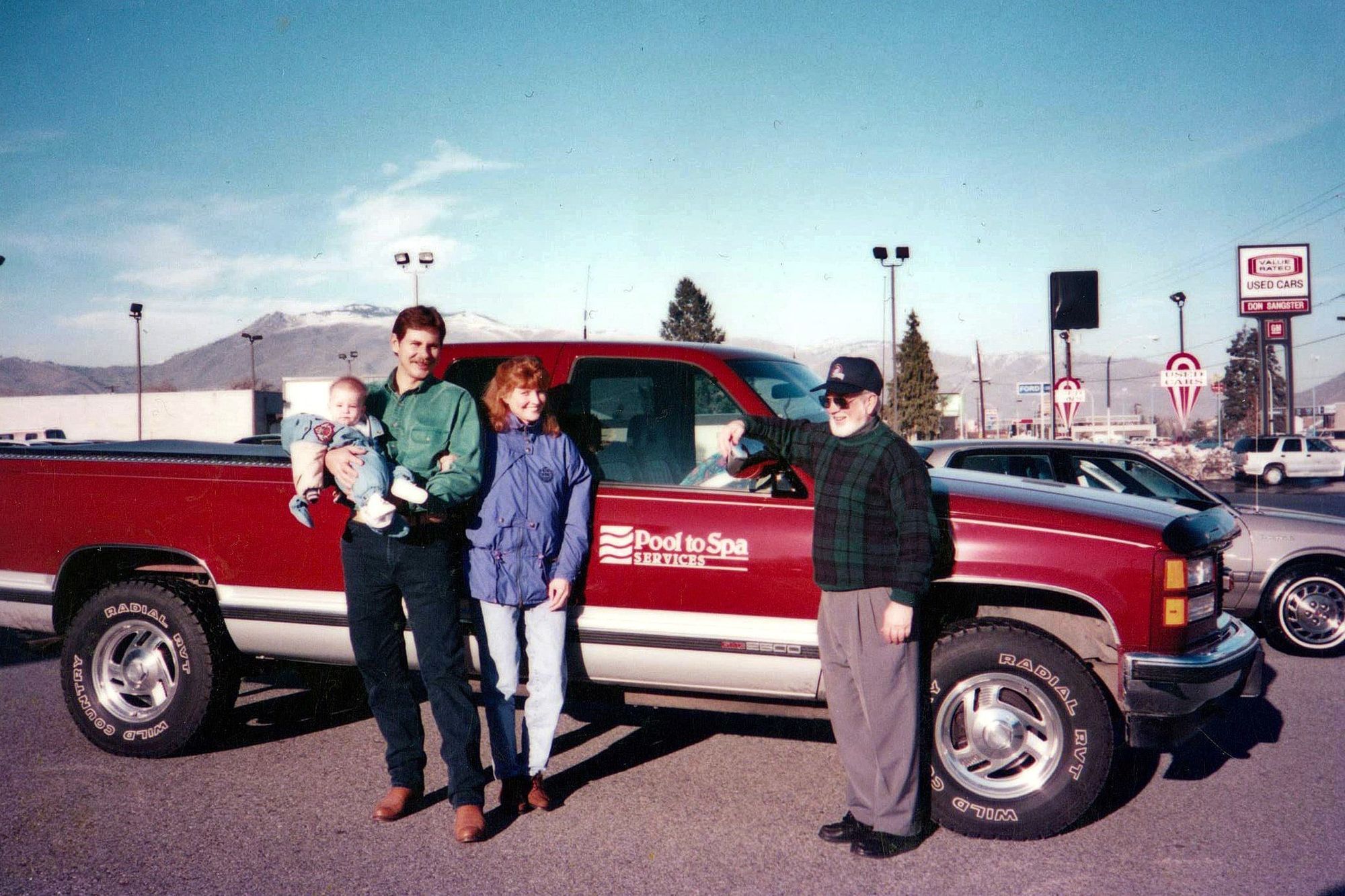 Bullfrog Spas & Custom Pools in Wenatchee | Pool to Spa Services