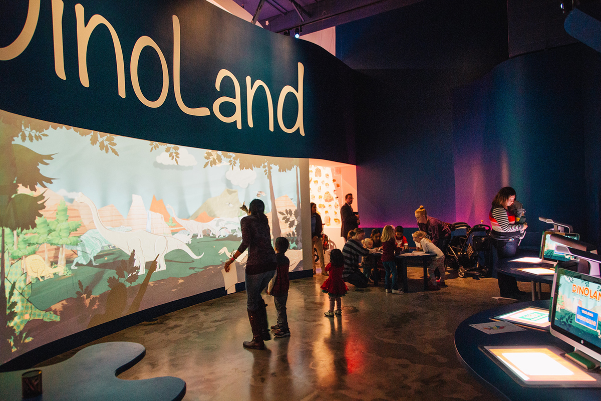 Museum Visitors Learn about Life Science with Ideum Exhibits