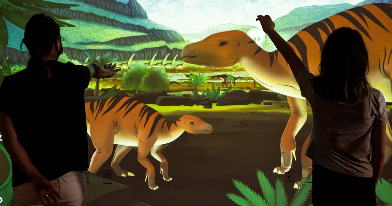 Museum Visitors Touchlessly Interact with Dinosaurs Once Native to the ...