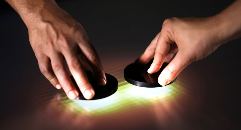 Tangible Engine Across Multiple Displays