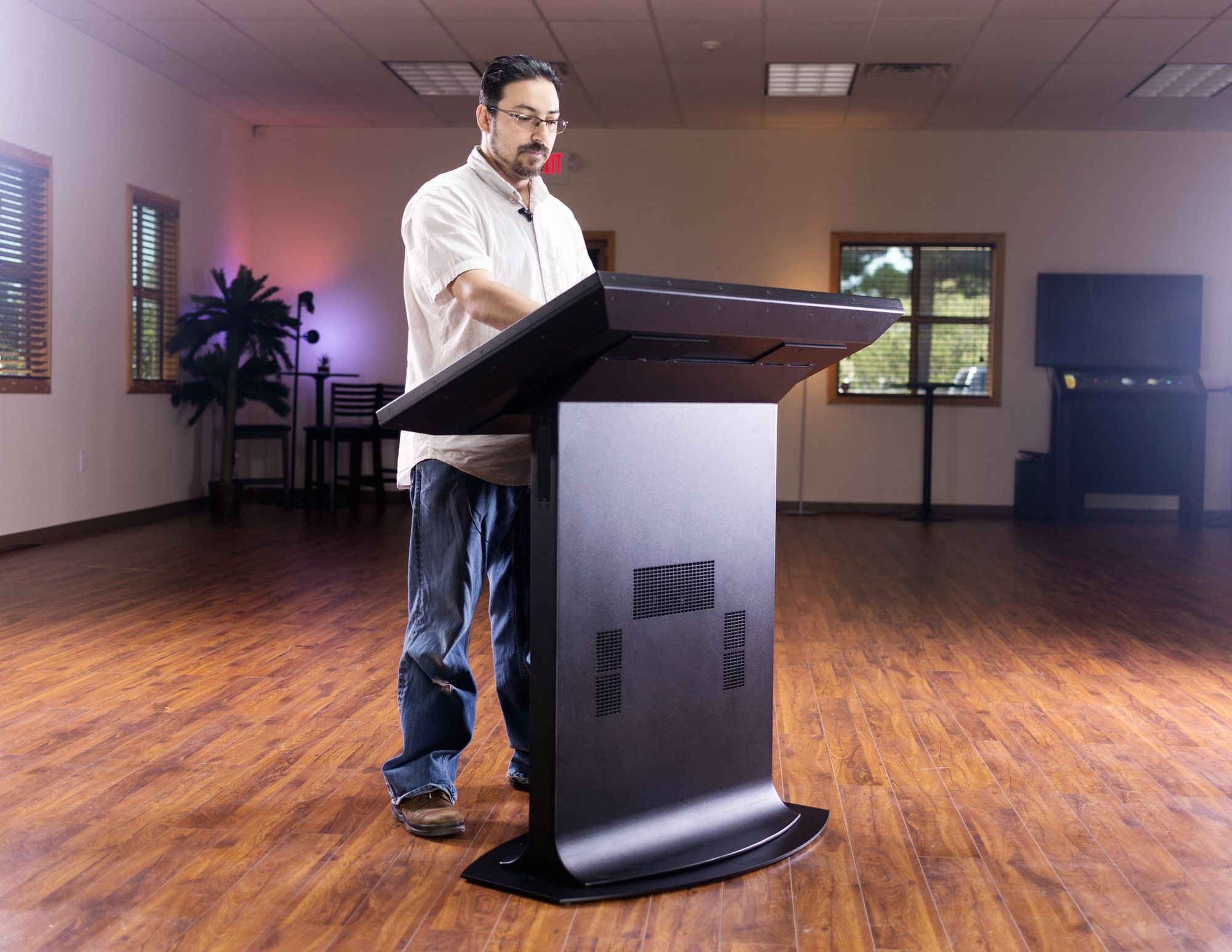 Drafting Classic - Interactive Touch Table by Ideum