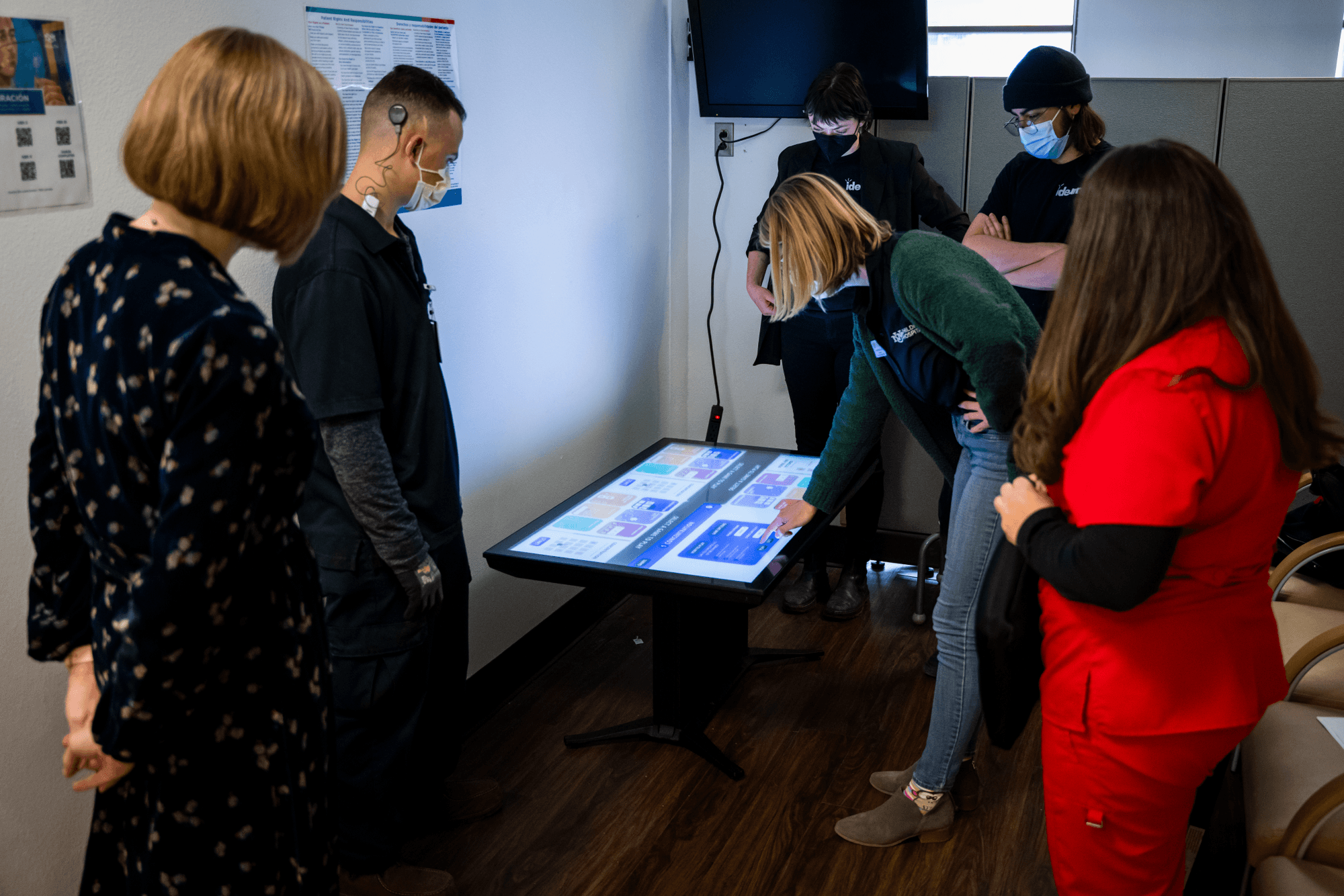 Ideum Donates Multitouch Pico Coffee Table to UNM Children’s Hospital
