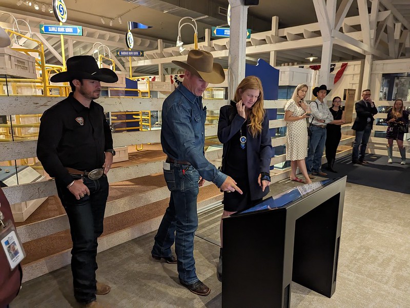 Announcing the Reader Rail - A Fabricated, All-in-One Kiosk for Museums ...