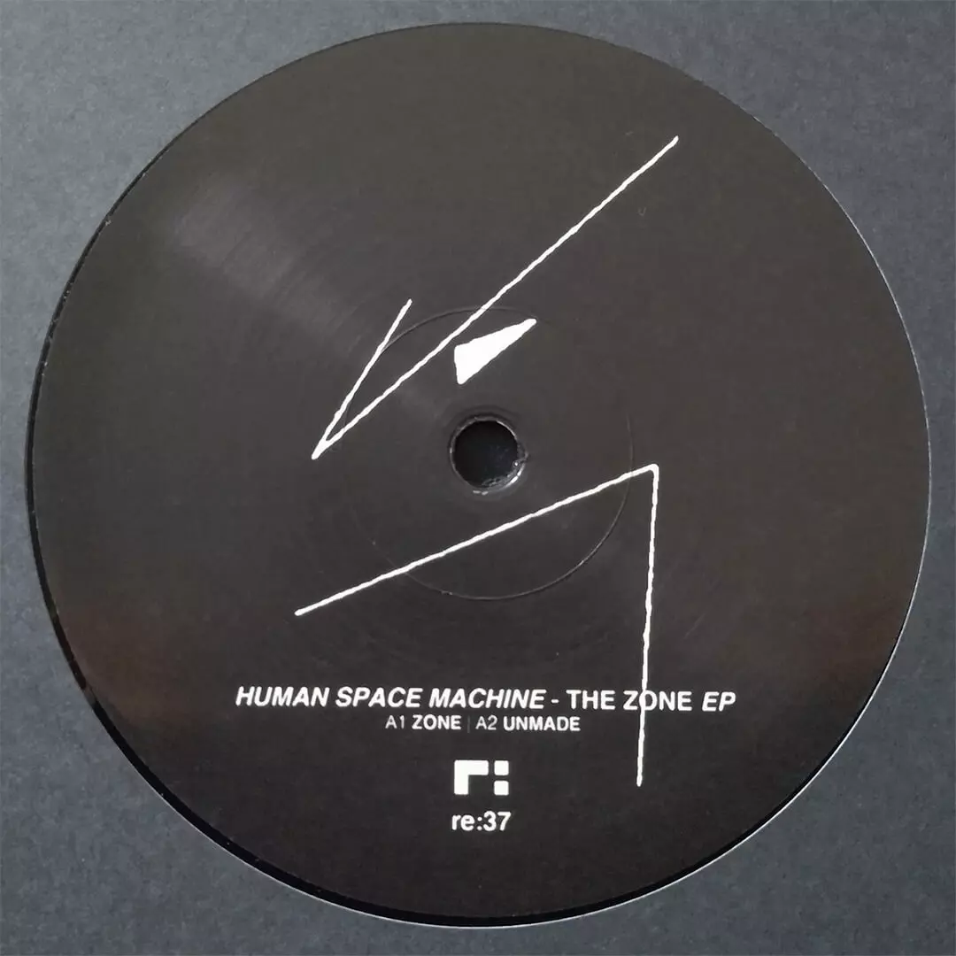 Premiere: Human Space Machine - Zone • | Minimal Collective
