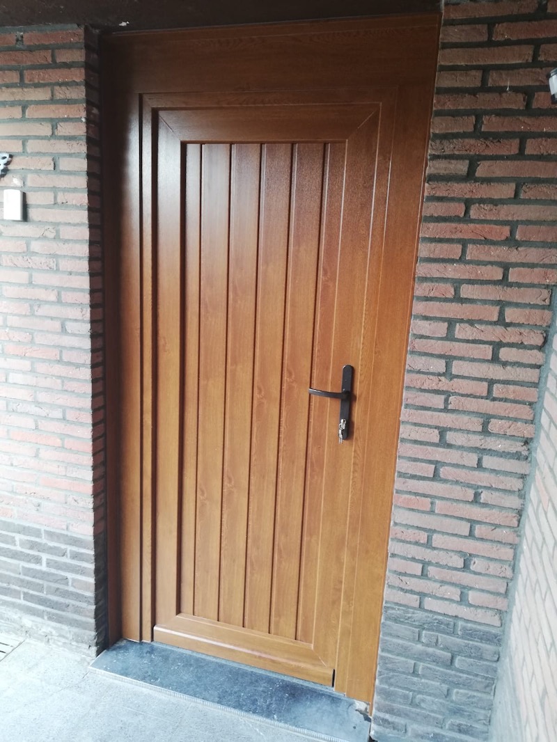 Houten voordeur - Group Vrebos