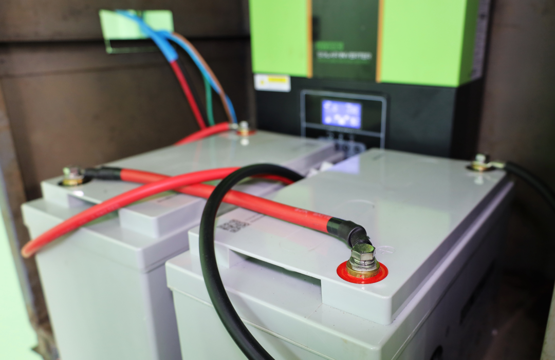 LG ESS Home 8 VS Enphase Encharge 10 | AMECO Solar