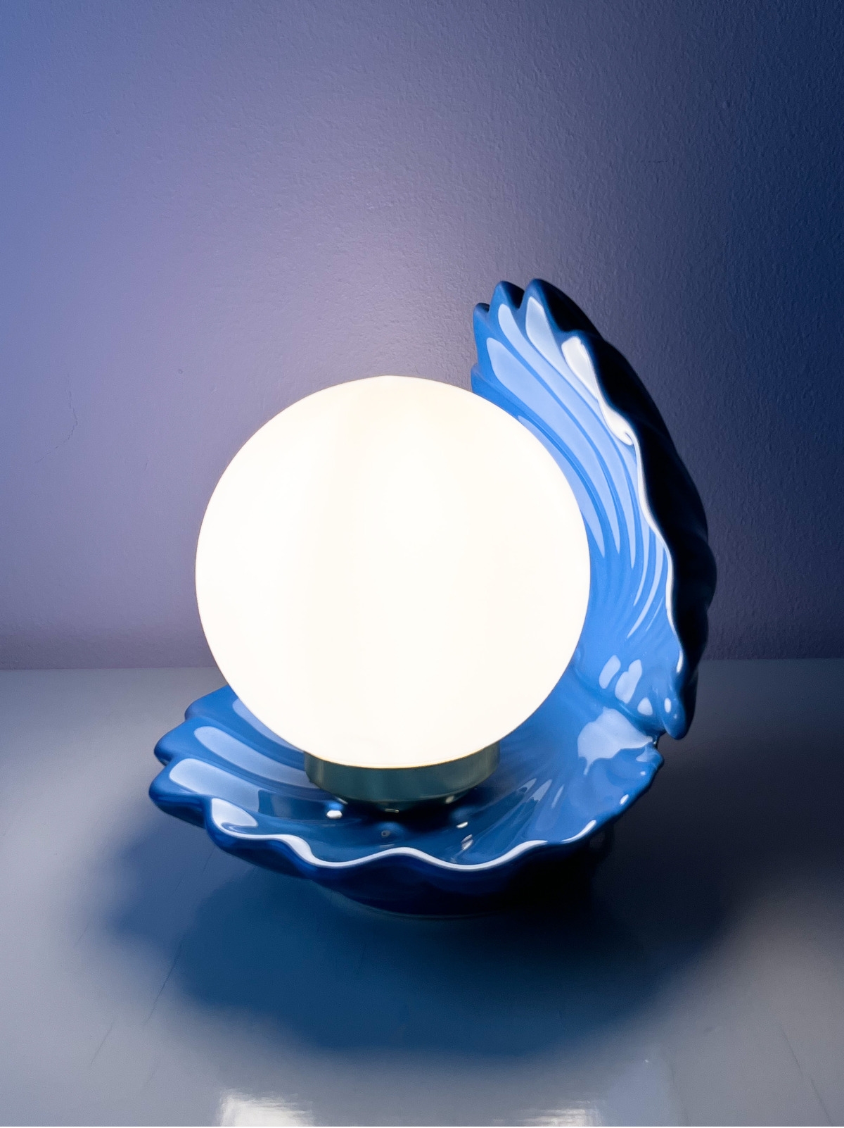 Mendera | Blue shell lamp 80s