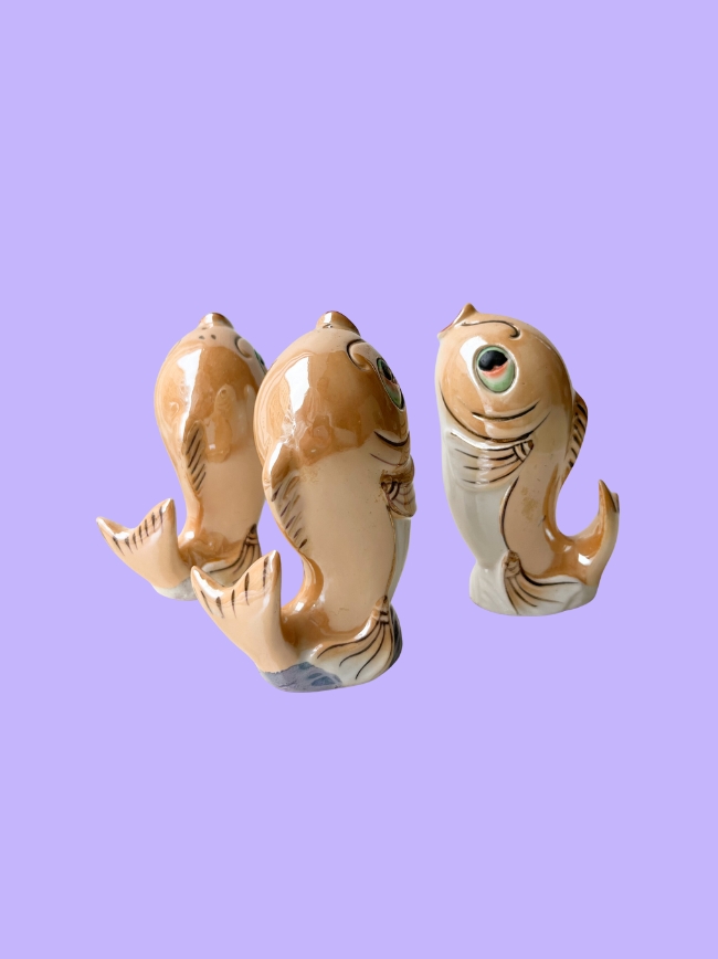 Mendera | 50s kissing koi fish shakers