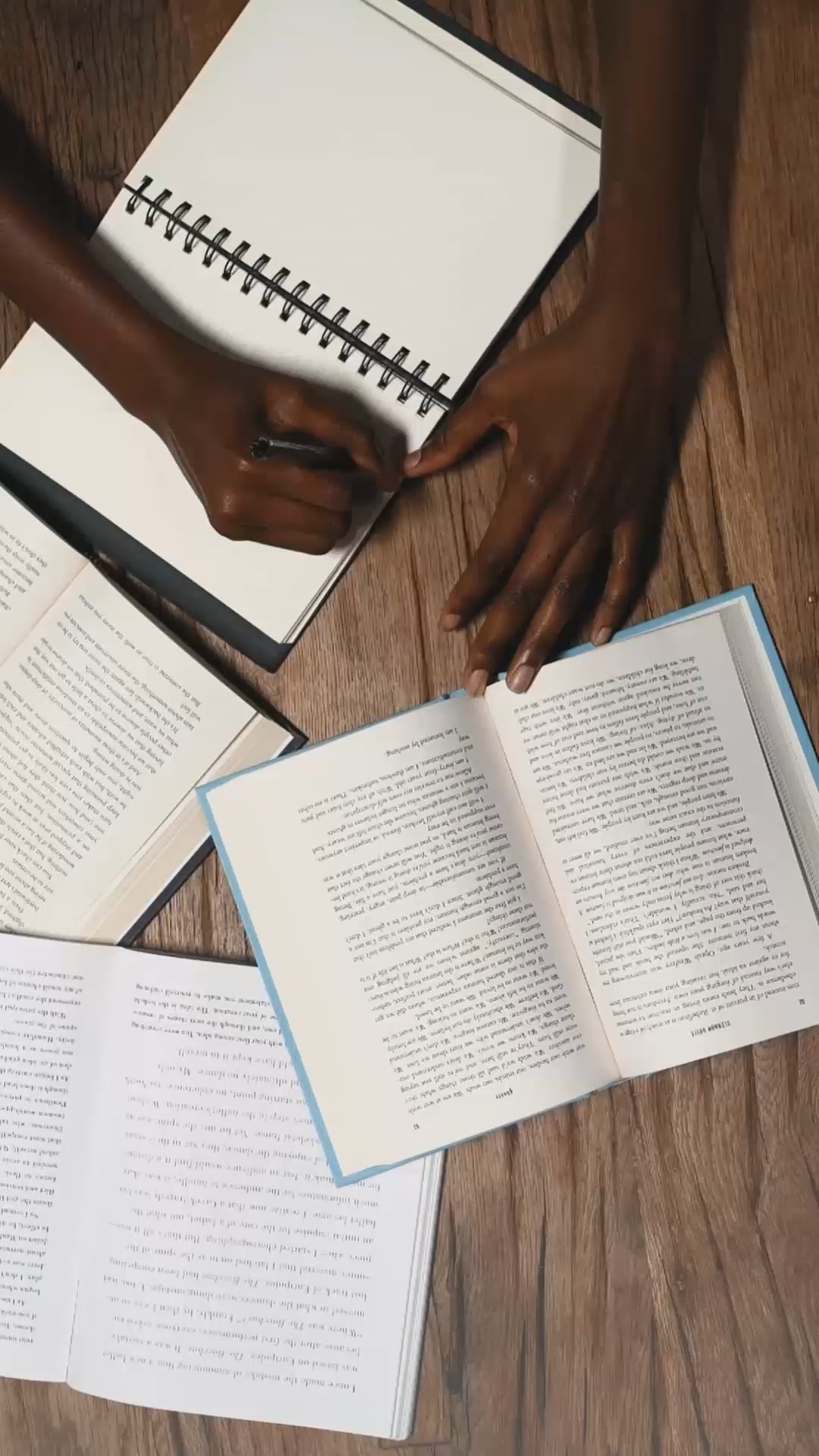 Stock Video from the The CEO Pack | Packsia