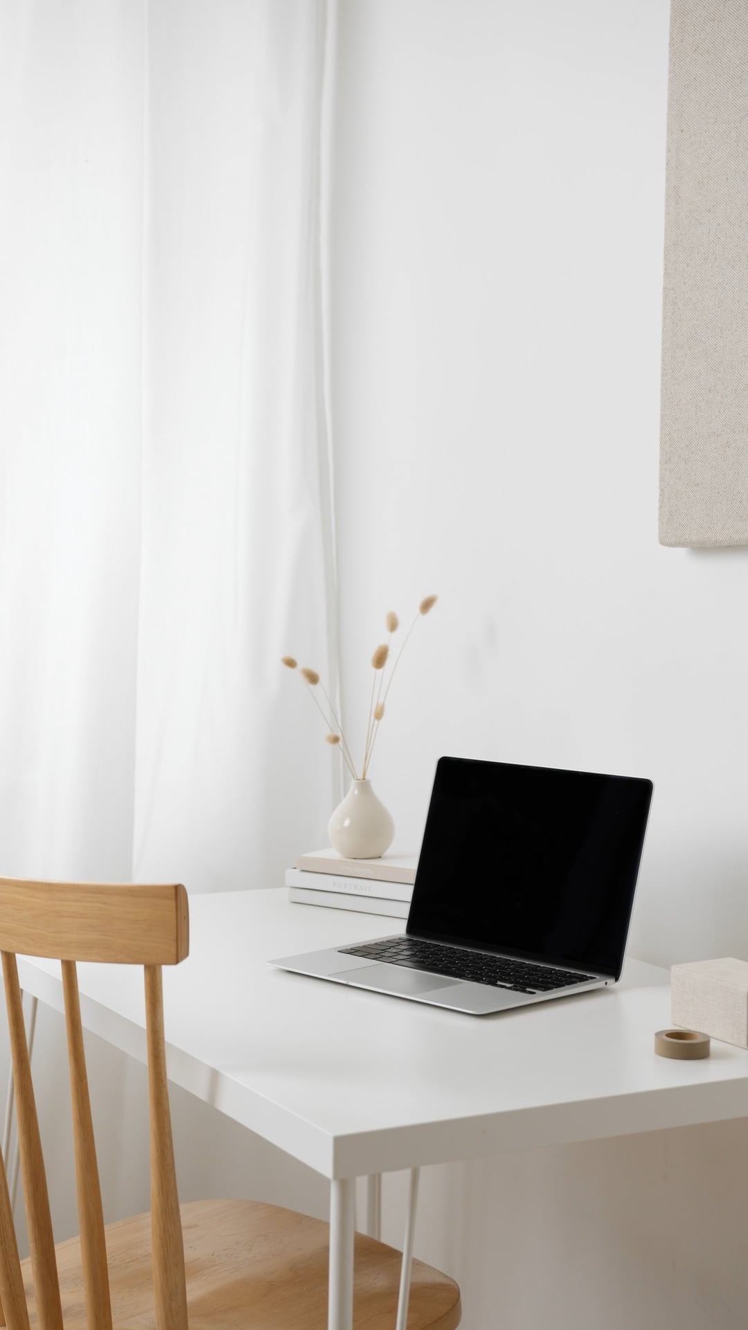 Stock Video from the Delightful Devices Pack | Packsia