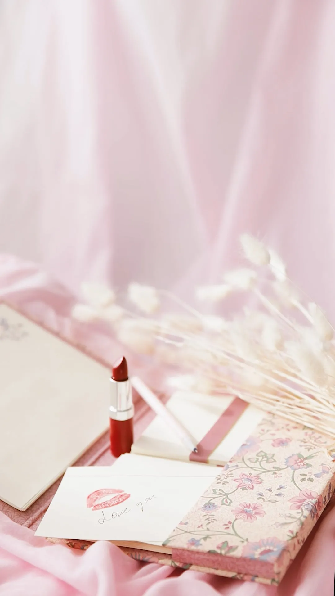 Stock Video from the Luxury Date Pack | Packsia