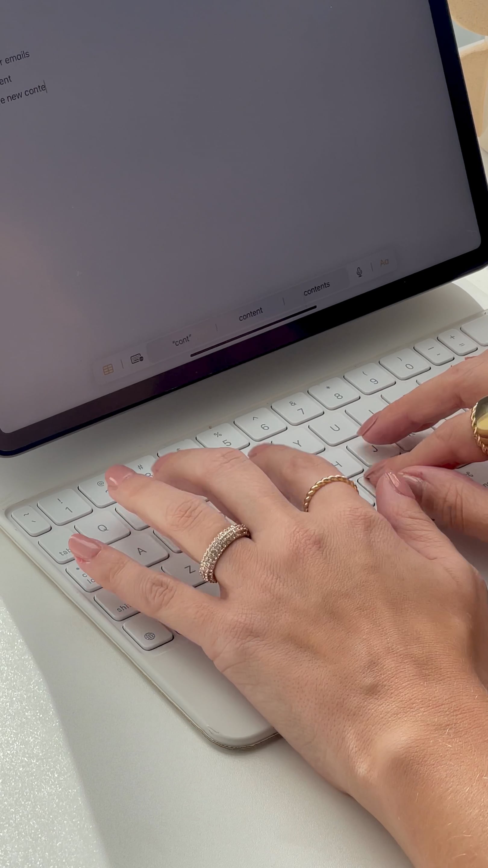 Stock Video from the Minimal Workspace Pack | Packsia