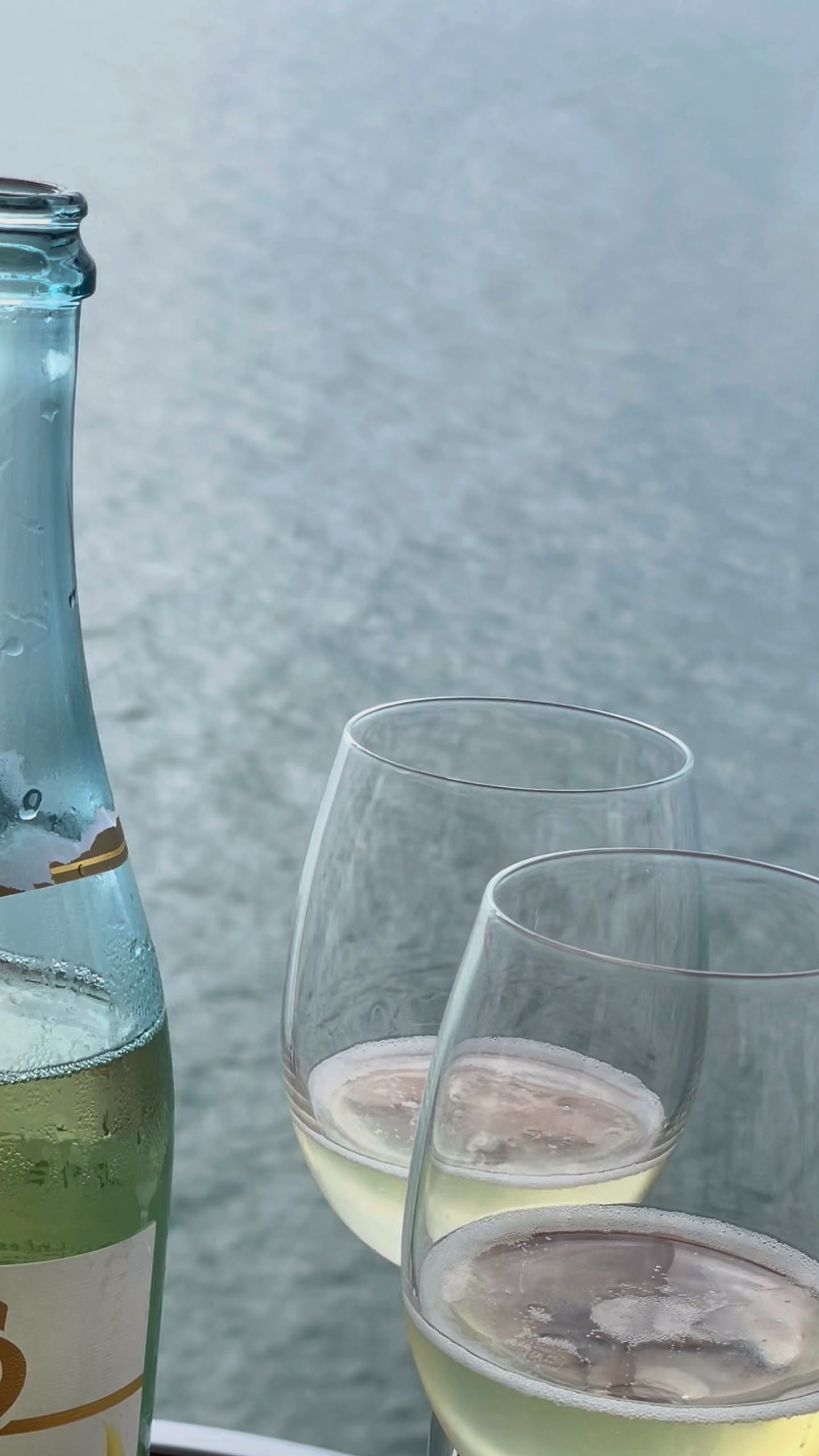 Stock Video from the Soleil et Eau Pack | Packsia