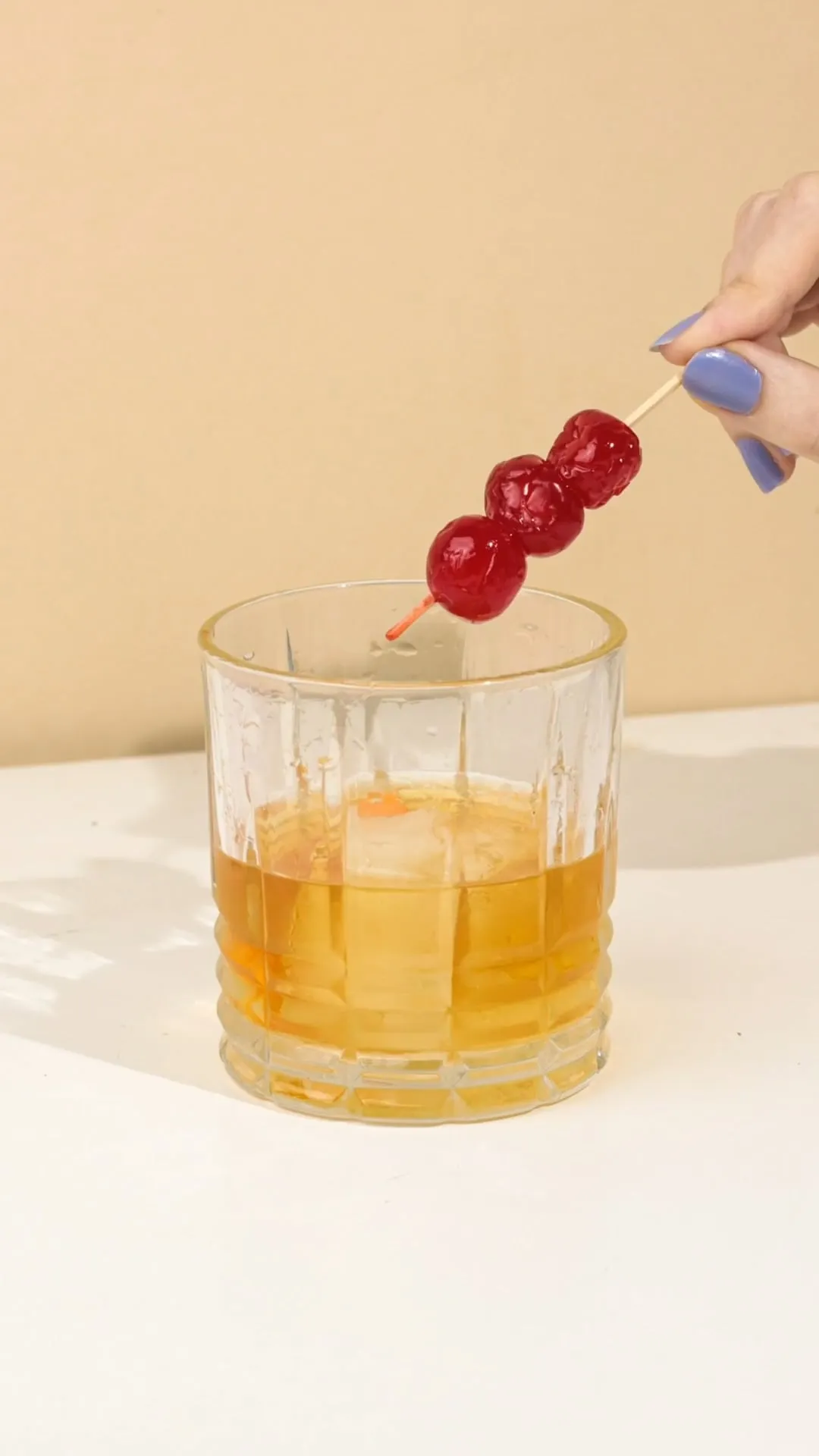 Stock Video from the Cocktails & Games Pack | Packsia