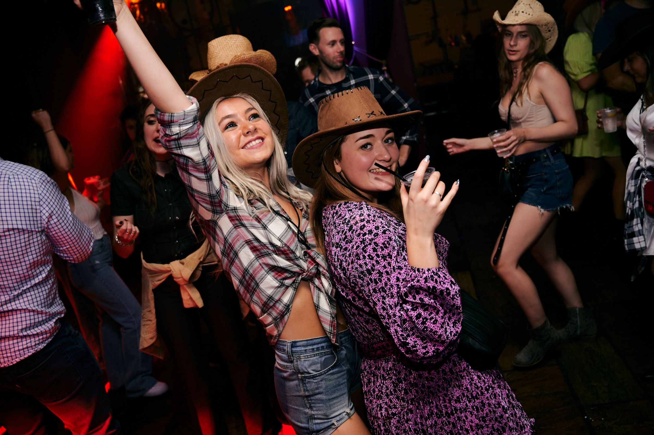 UK Pop-up Country Music Bar | Buck N' Bull Saloon