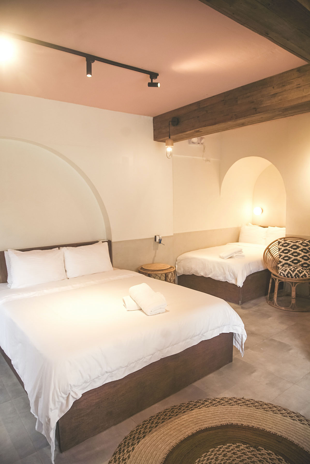 🌊 Fatwave Surf Resort: Your Affordable Beachfront Hotel and Resort in ...