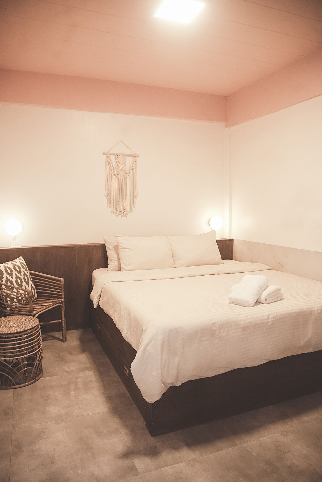 🌊 Fatwave Surf Resort: Your Affordable Beachfront Hotel and Resort in ...