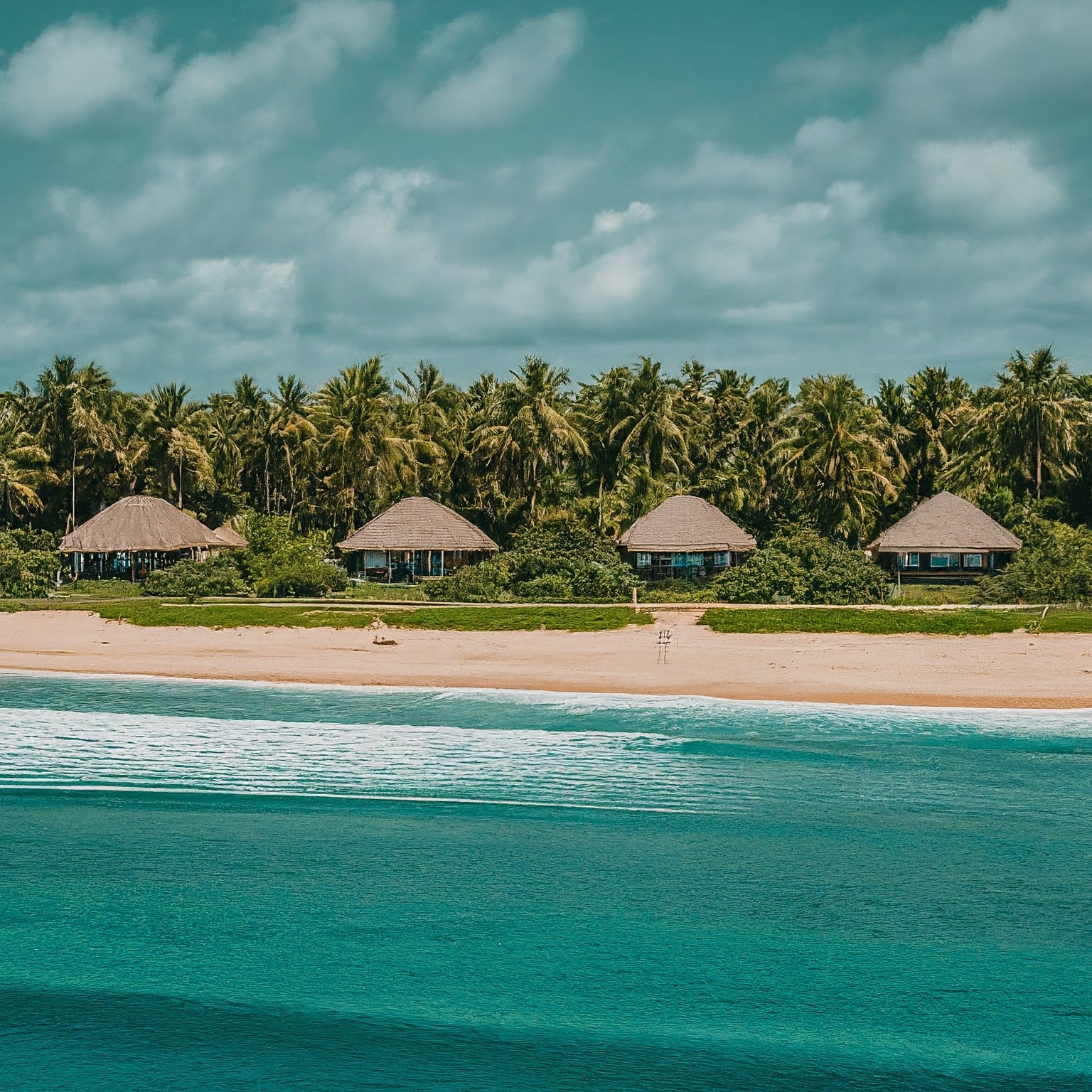 Top 10 Surf Schools & Resorts for Newbies in La Union