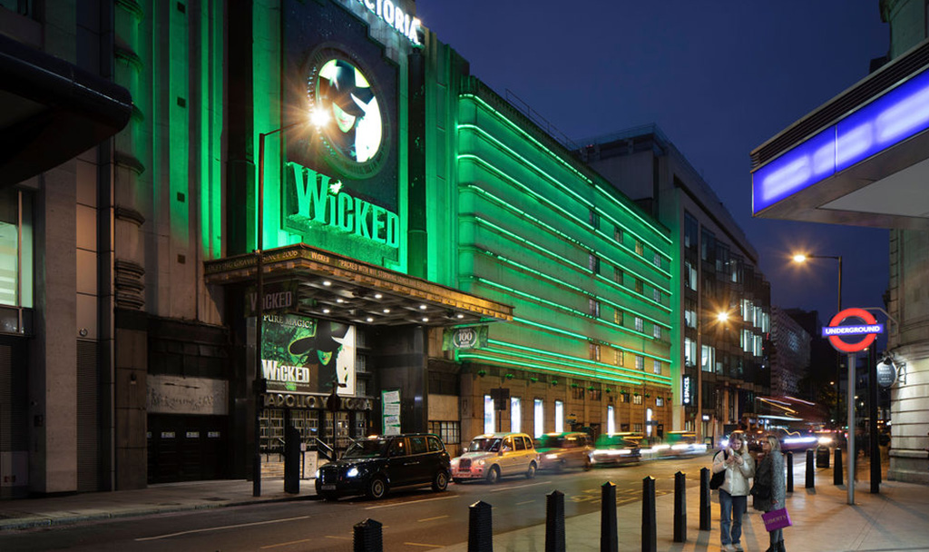 Food & Drink | Apollo Victoria Theatre London