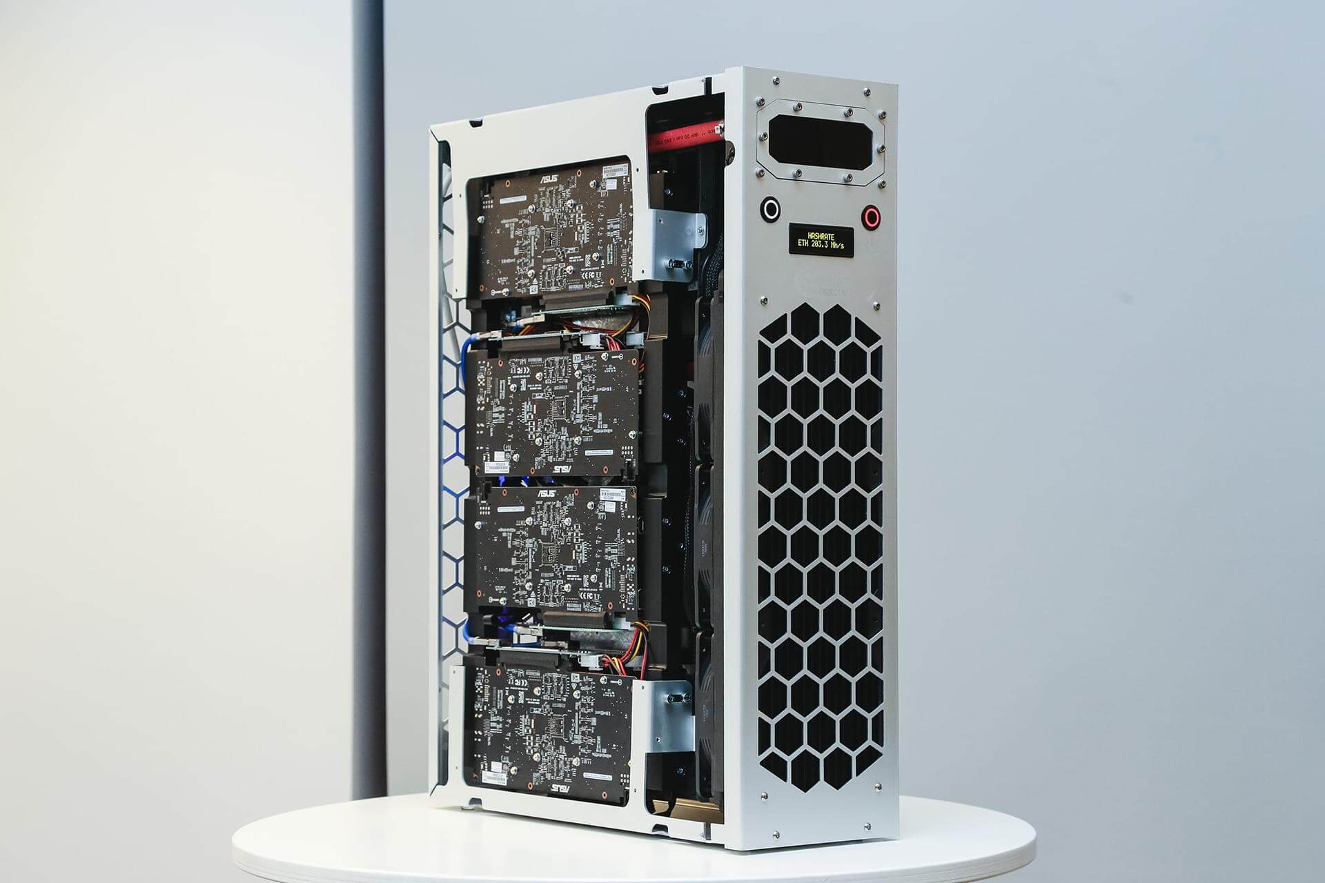 Silent liquid supercomputer model N1 - Comino