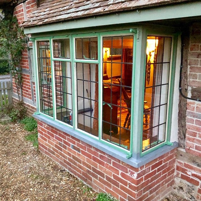 Restoring Metal Window Frames & Leaded Windows in FordingbridgeManor ...