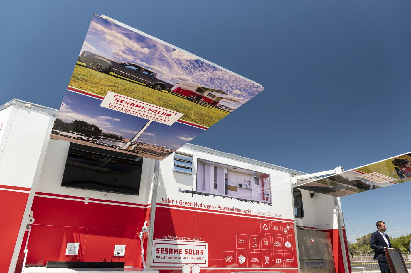 Bloomberg on Sesame Solar: This High-Tech Trailer Delivers Green Power ...