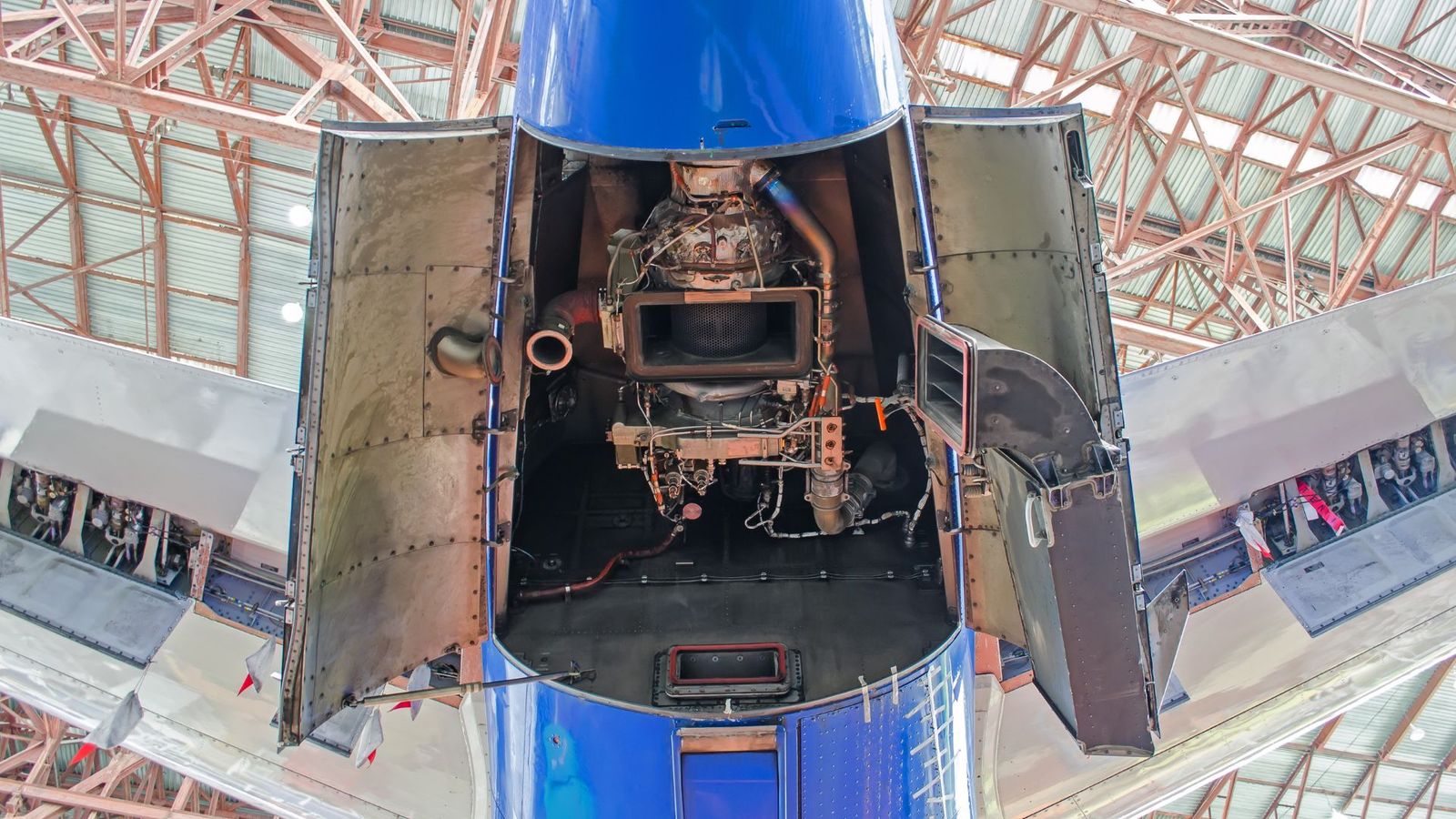 What is an Auxiliary Power Unit (APU)? APU Meaning | Isarsoft