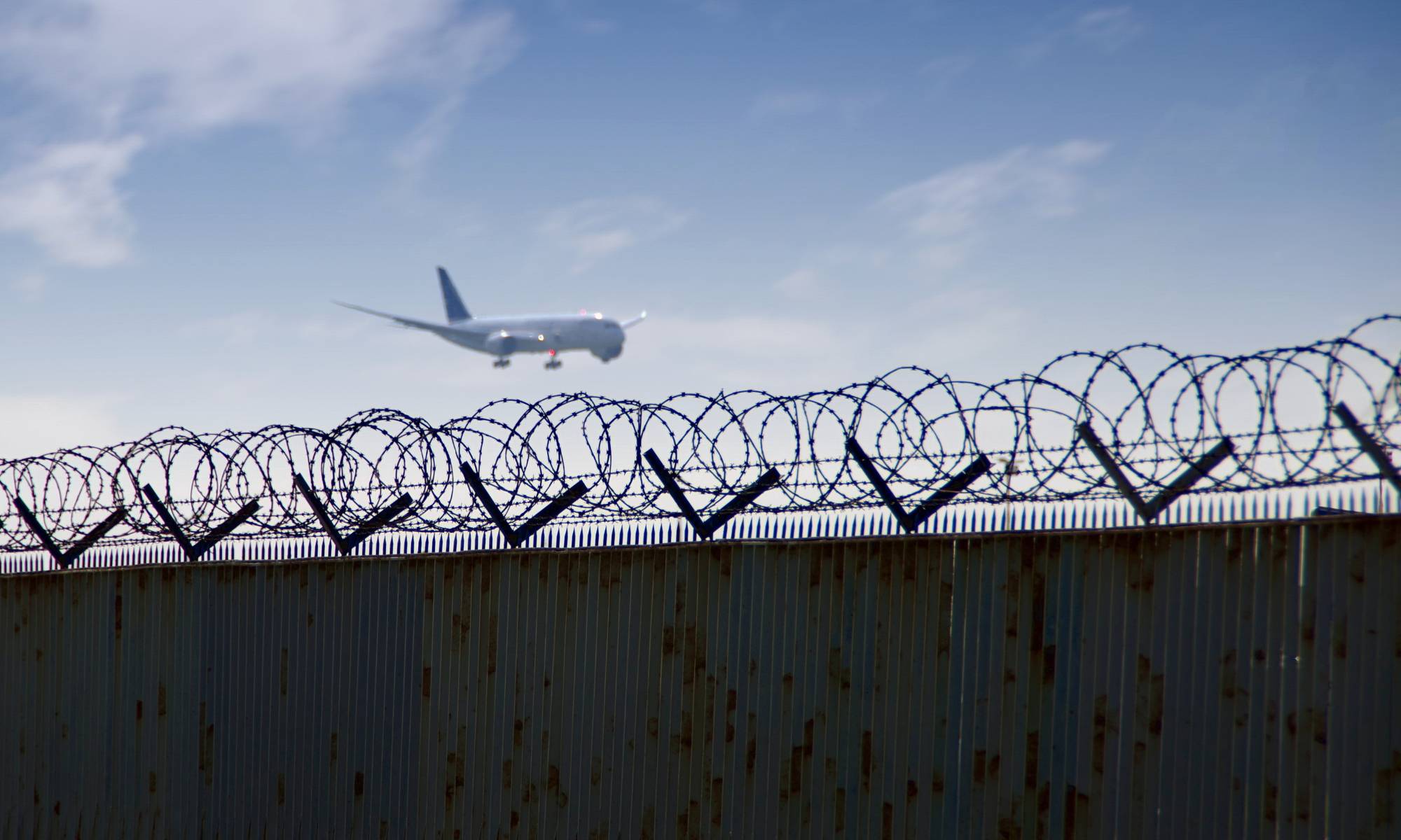 Perimeter Protection in Airports: How Isarsoft Perception uses Video ...