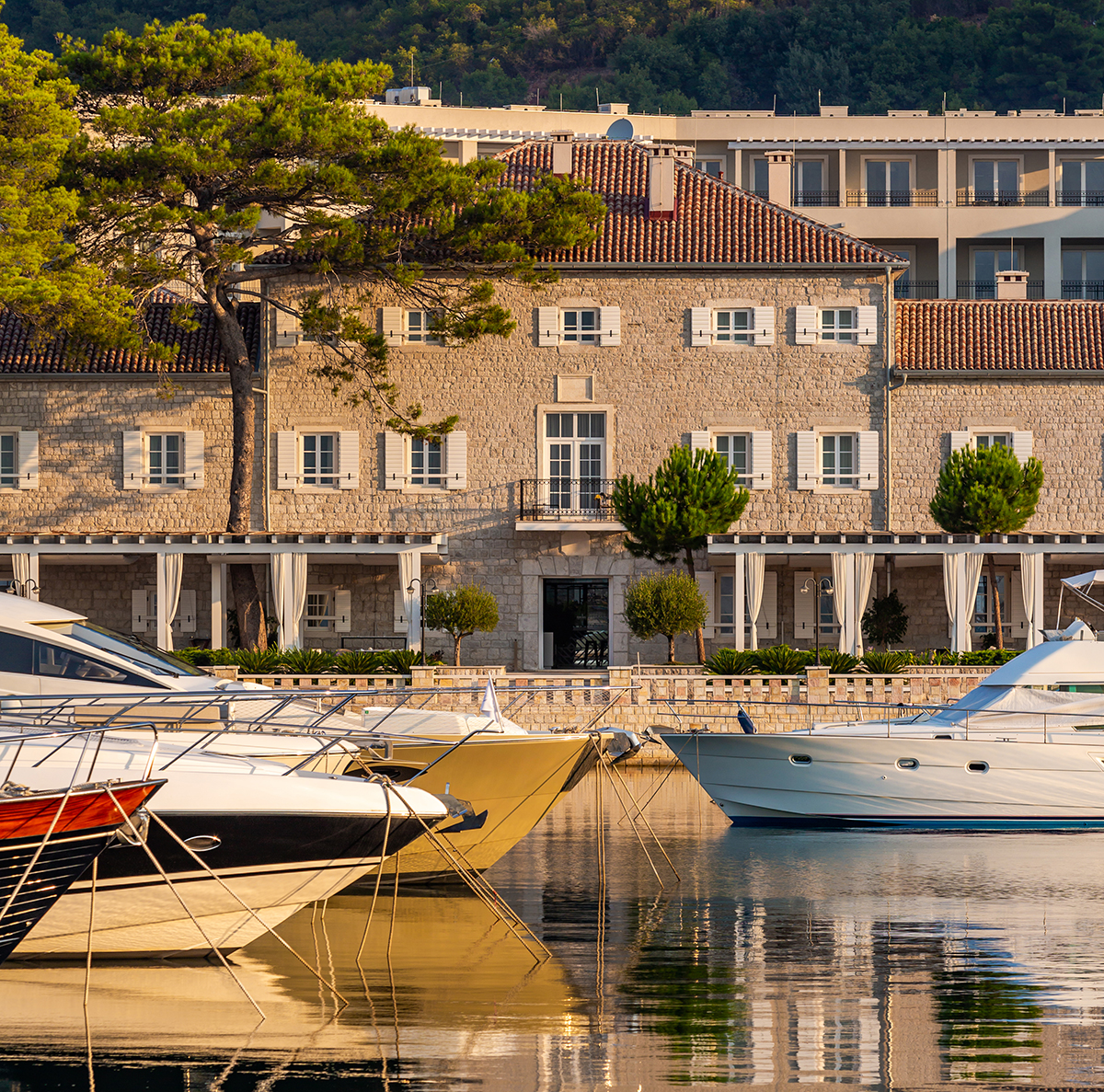 About Us | Lazure Hotel & Marina