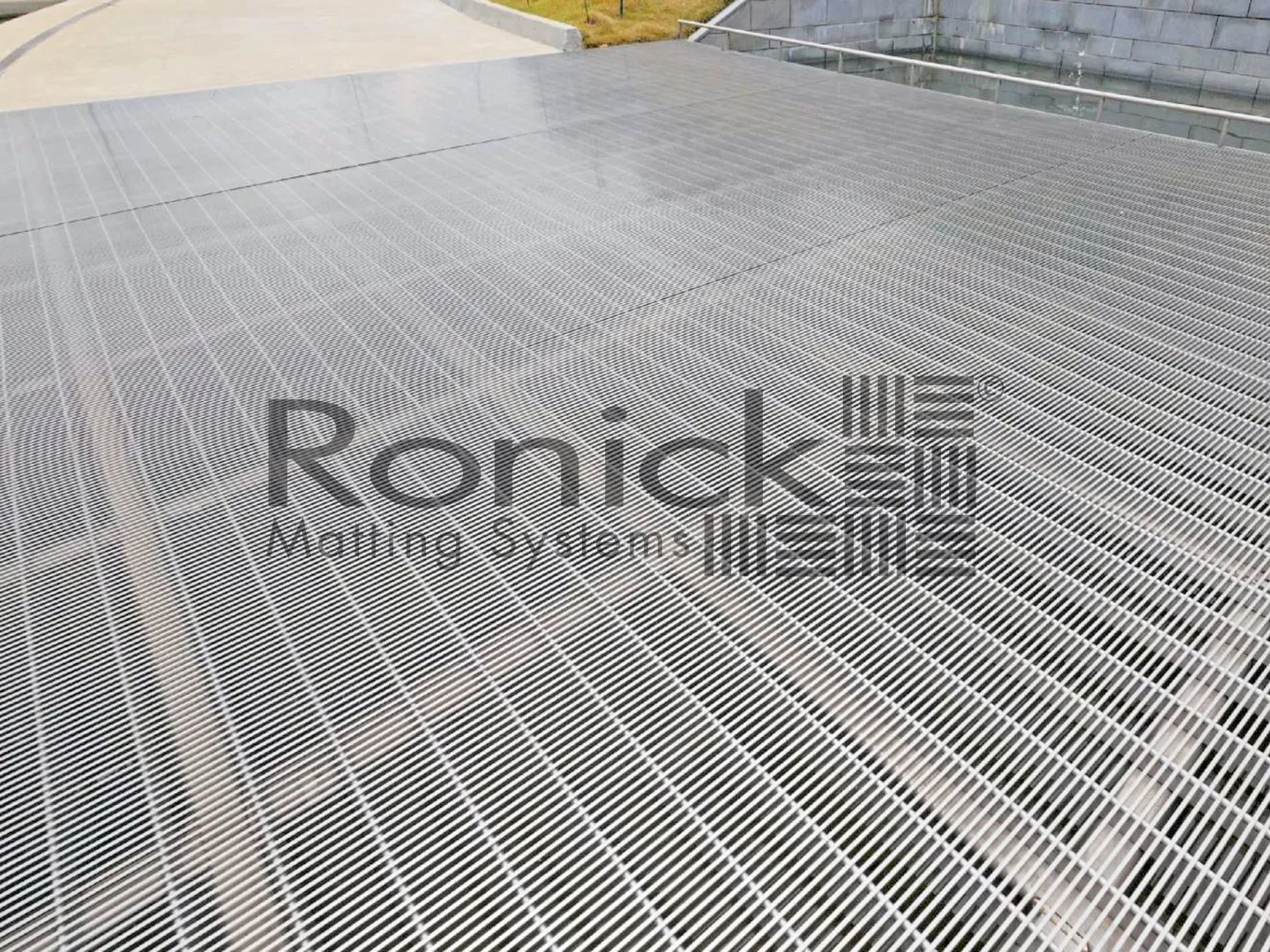 GridLine G62 ™ Stainless Steel Grid