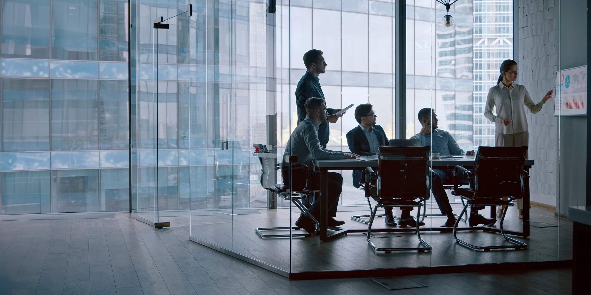 Analytics: Get accurate data on office usage - deskbird