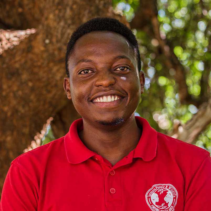 Ramadhani Juma Issaka - African People & Wildlife