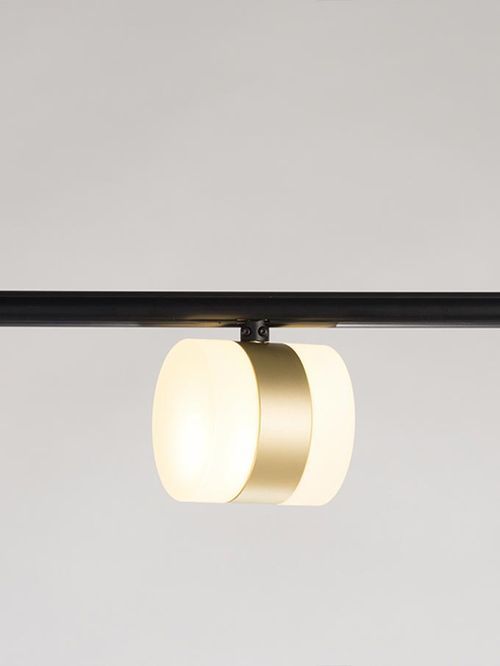 Typography Cilon by Studio Truly Truly