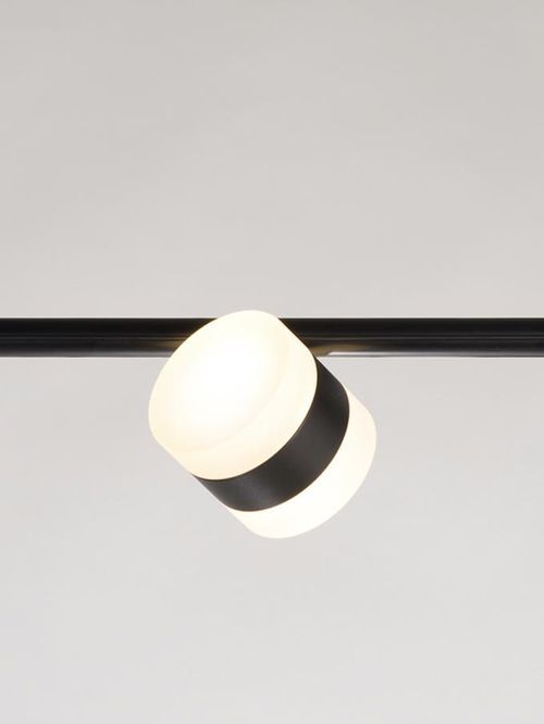 Typography Cilon by Studio Truly Truly