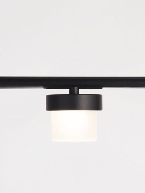 Typography Cilon by Studio Truly Truly