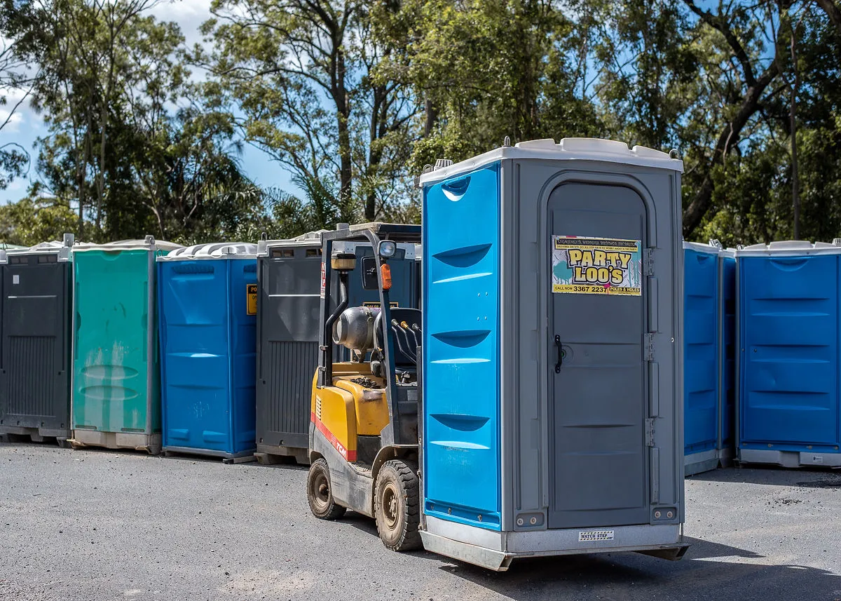 Portaloo Hire Brisbane | Poles & Holes