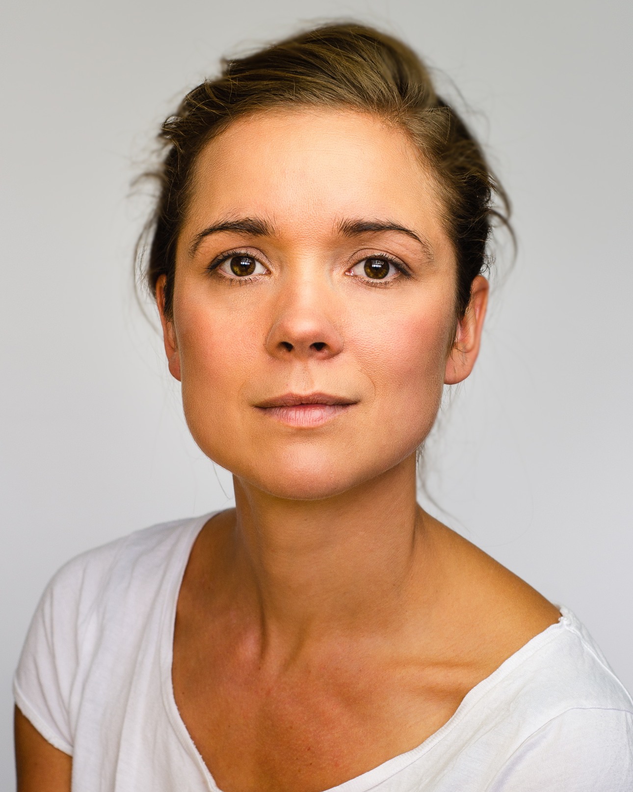 Elizabeth Crarer represented by The Production Exchange