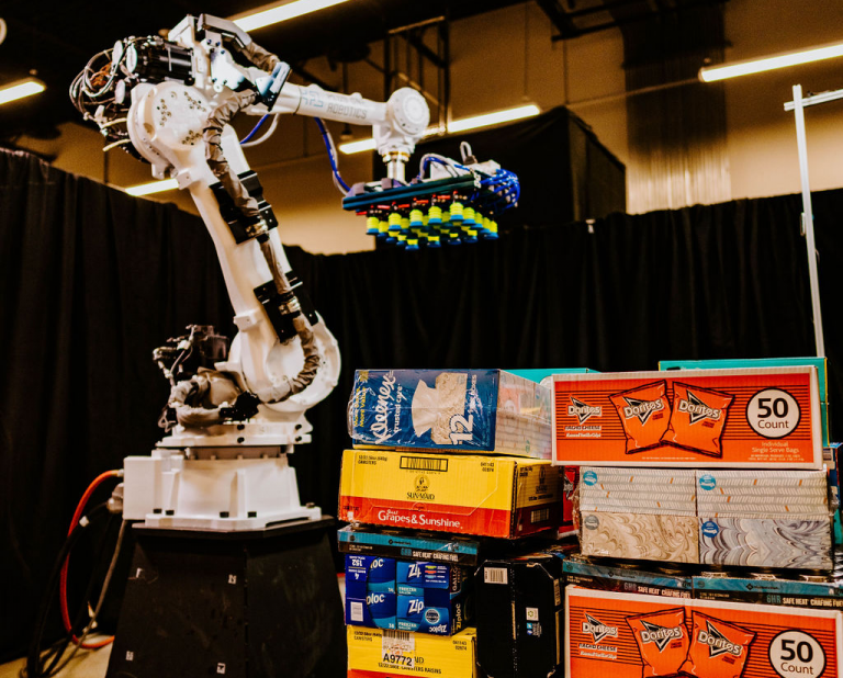 Mixed Pallets are No Problem | Blog | Plus One Robotics