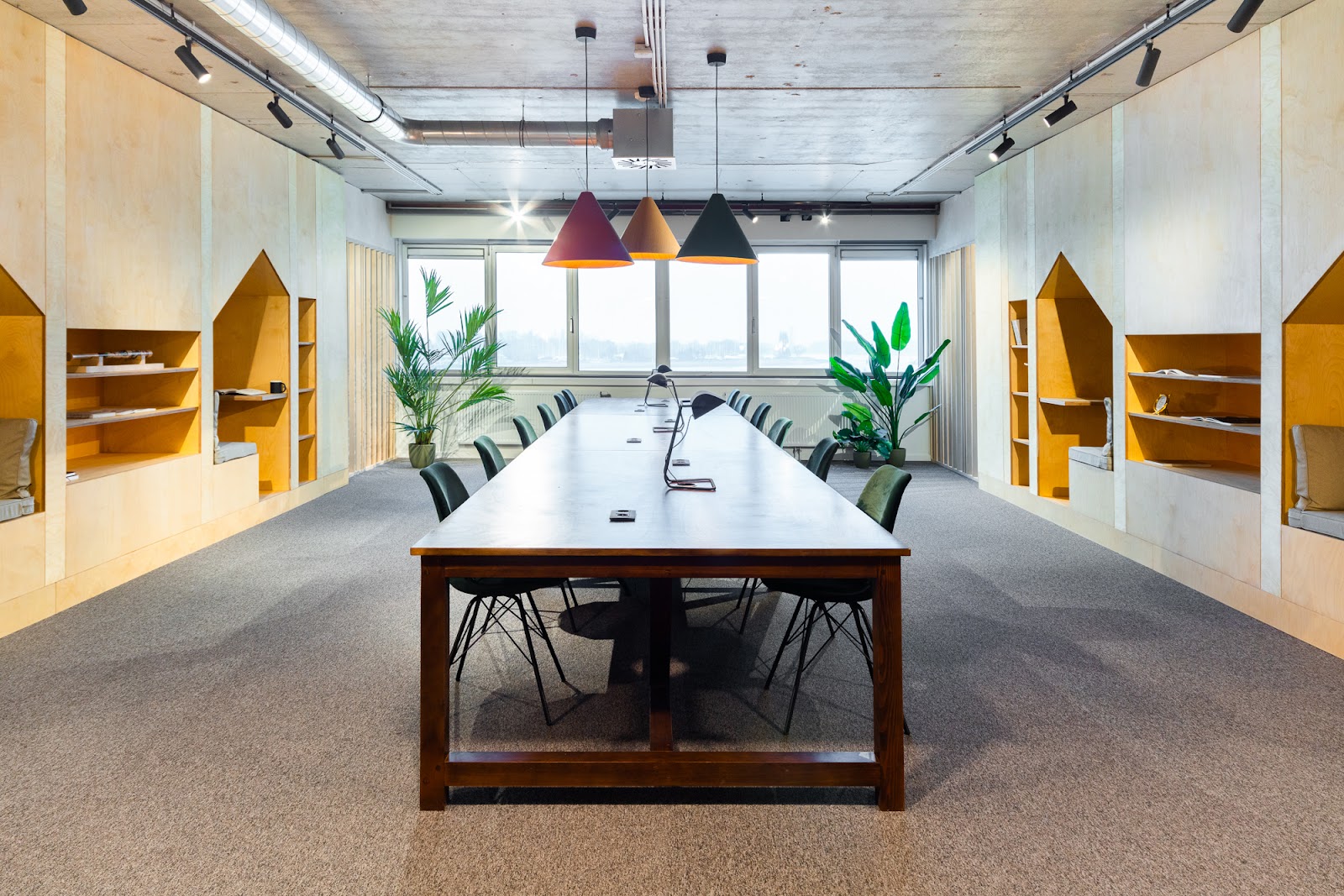 Colors Psychology: The Right Colors for Your Workspace