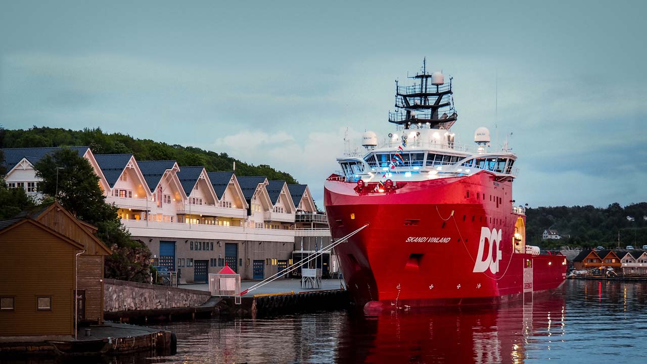 Four decades long operational know-how in offshore installation | DOF