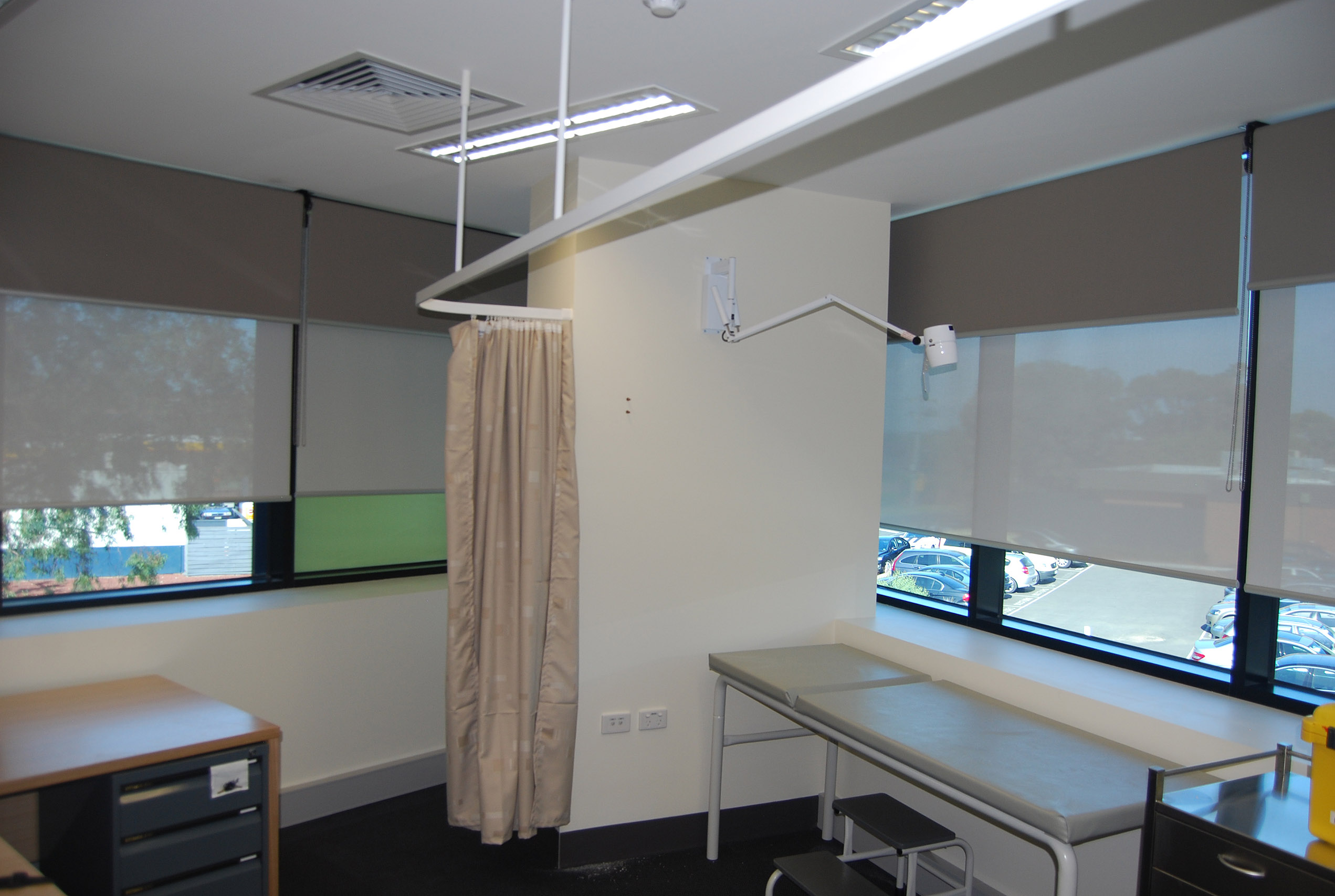 Image: Transparent Roller Blinds and Blockout Roller Blinds in a ...