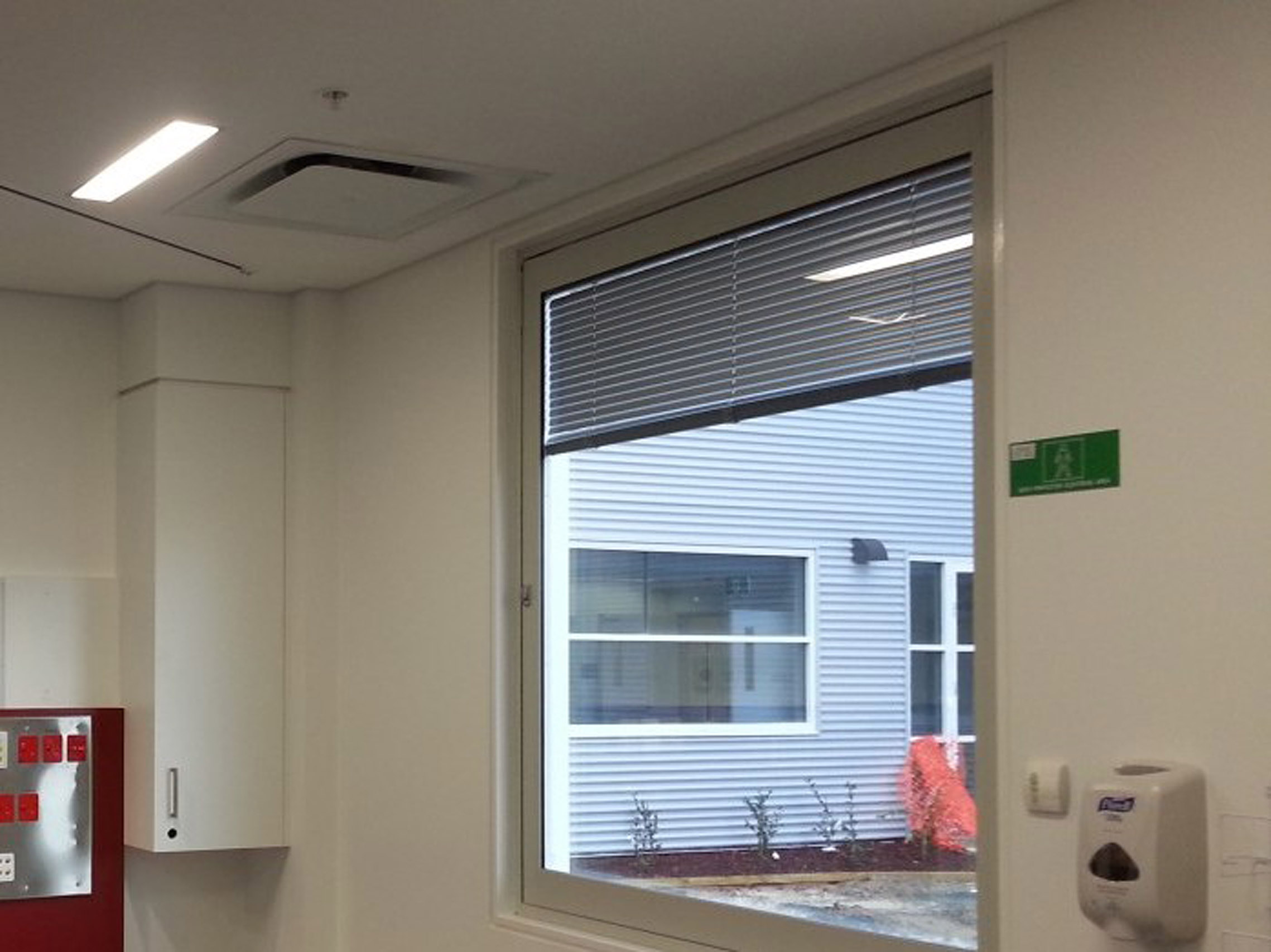 Image: Aluminium venetian blinds in a Hospital | Countrywide Concepts