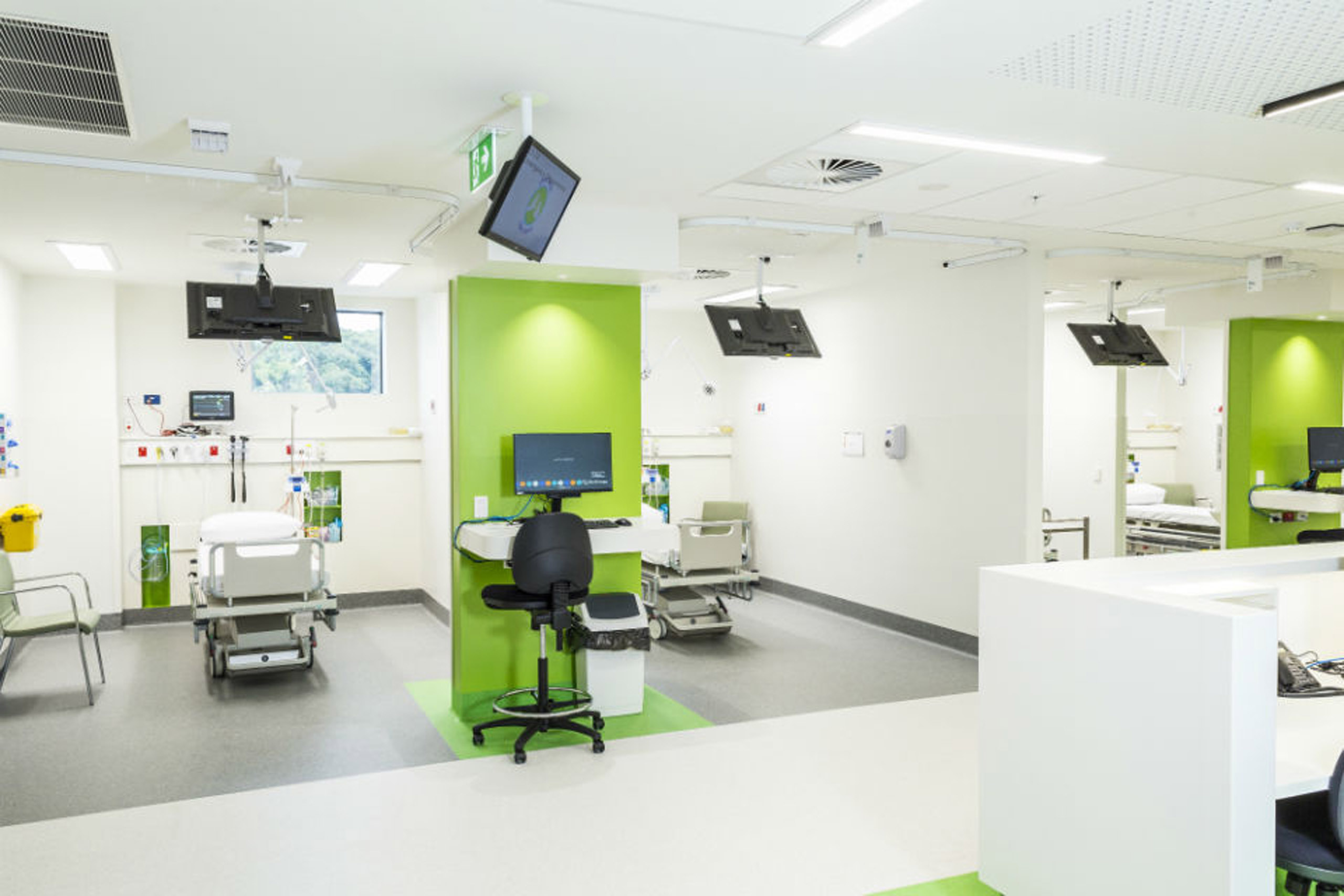 Holmesglen Private Hospital: Curtains & Blinds by Countrywide Concepts