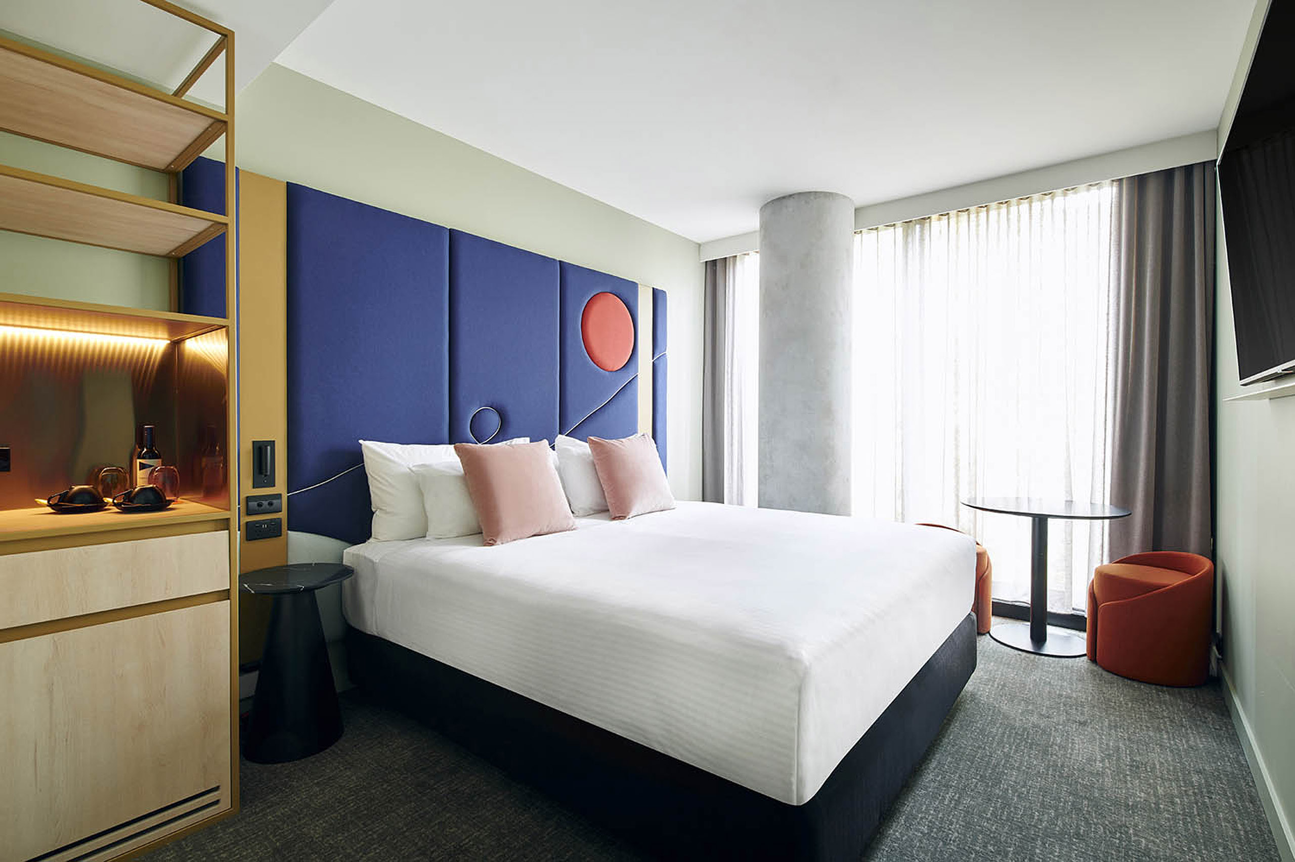 Quincy Hotel: Curtains & Blinds by Countrywide Concepts
