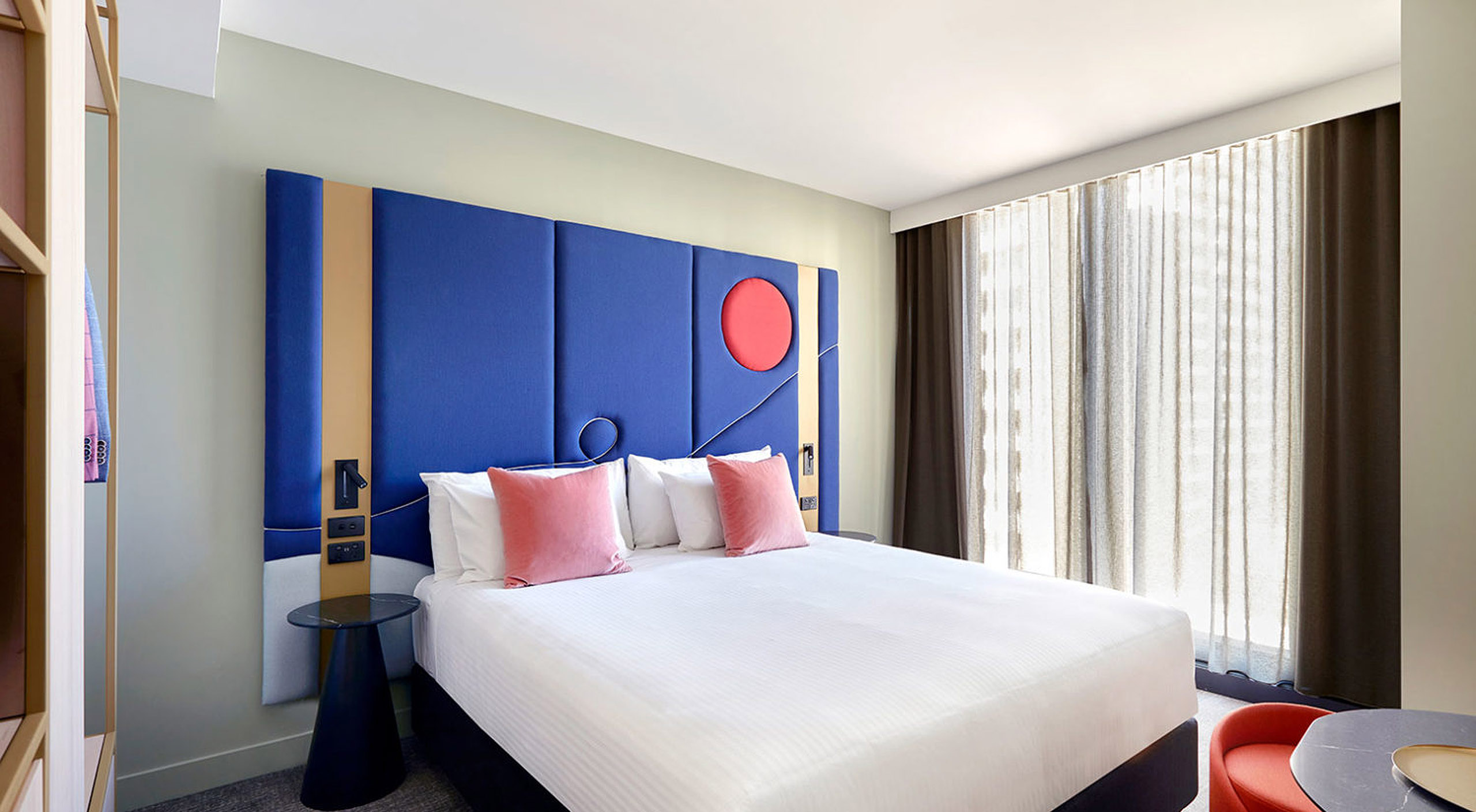 Quincy Hotel: Curtains & Blinds by Countrywide Concepts