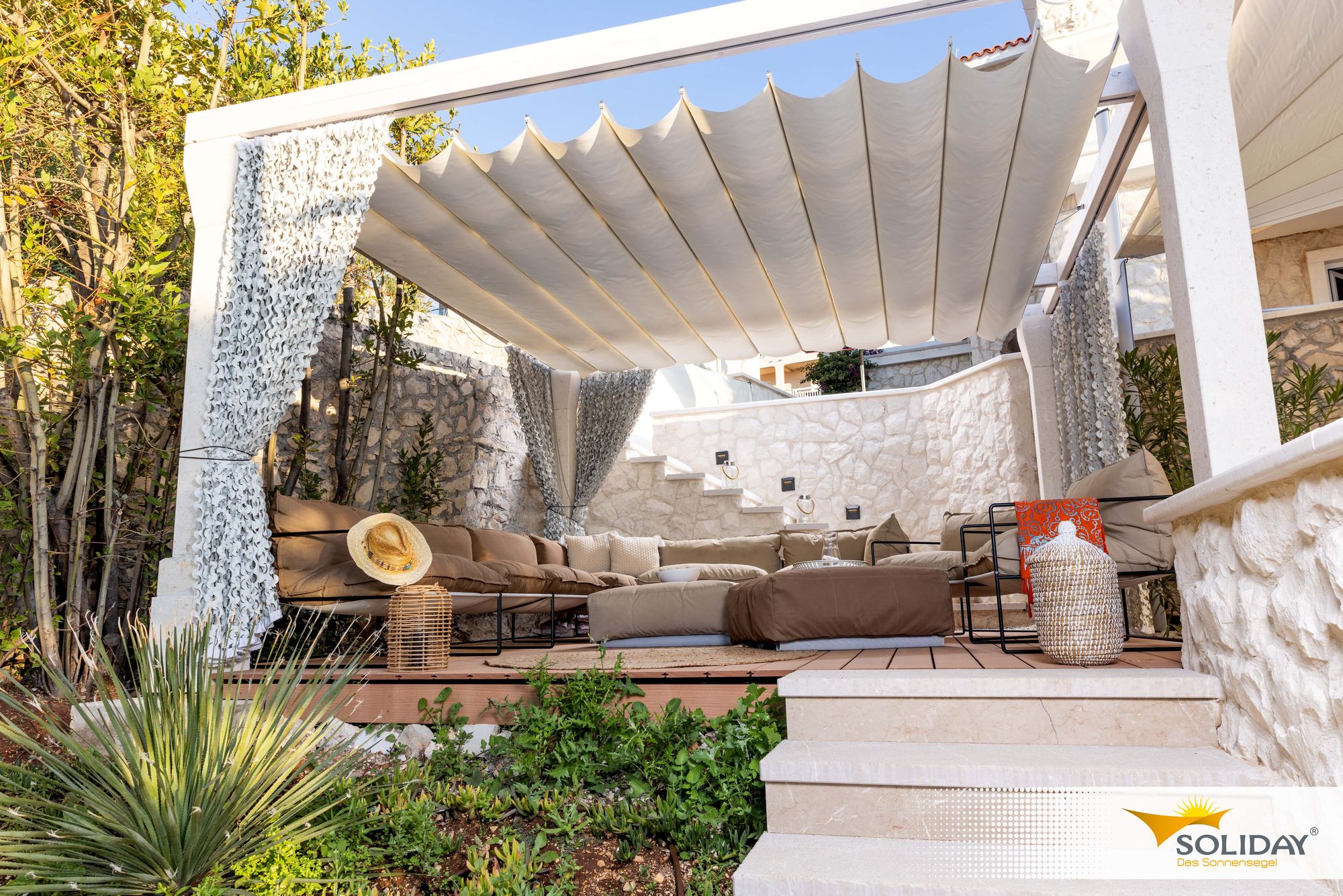 Raff M - Manual Shade System | Suncraft