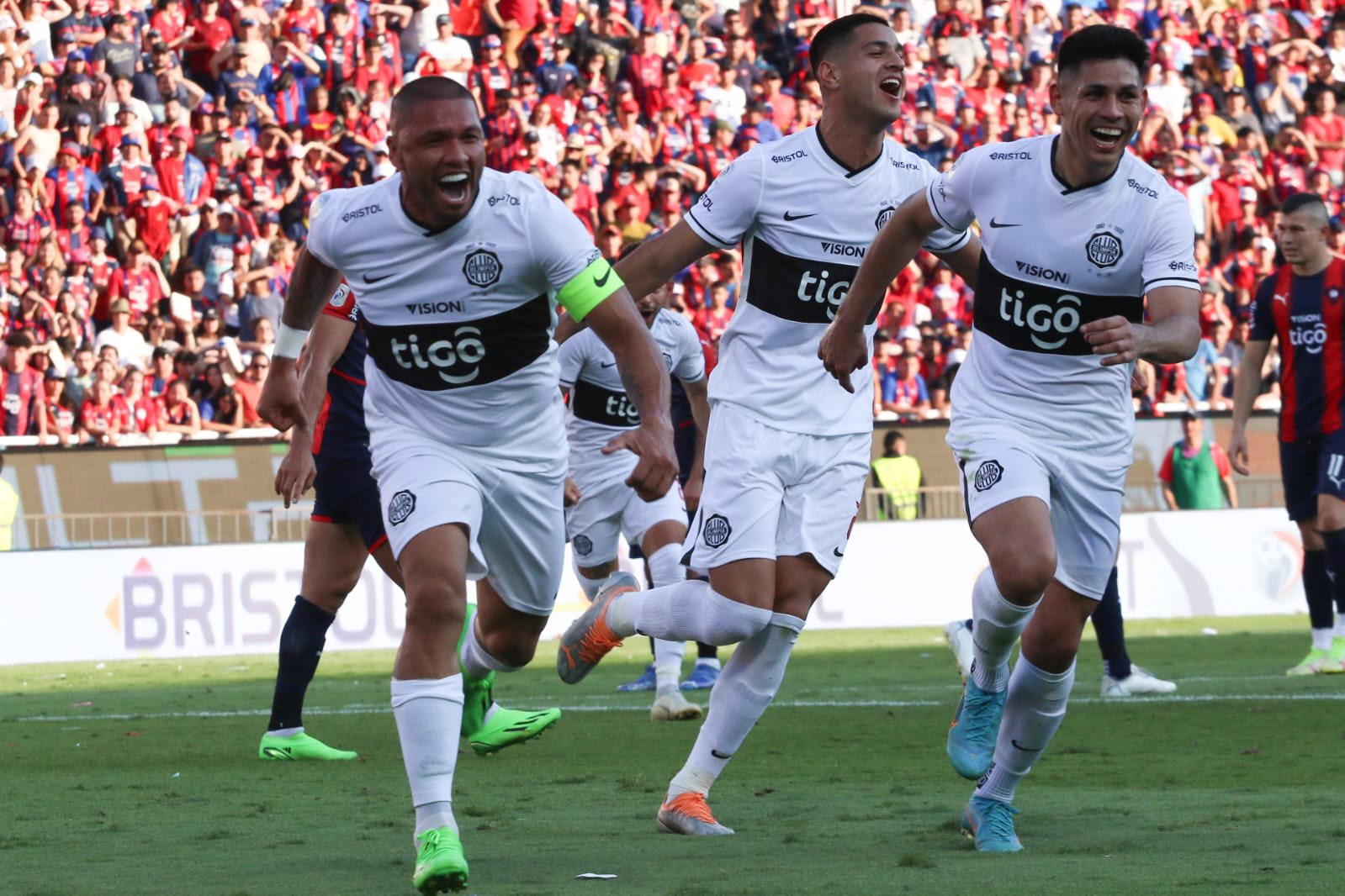 La Deportiva 1120 AM: Olimpia se queda con el Clásico y toma la punta