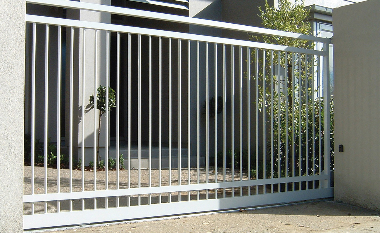 Building Fencing and Gates on a Tight Budget in NZ | Article