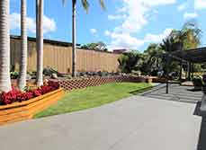 Creating a breathtaking subtropical oasis in Maunu with a concrete ...