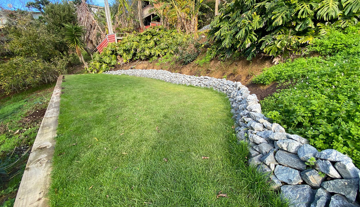 Retaining and a new lawn in Whangaparaoa Peninsula | Project